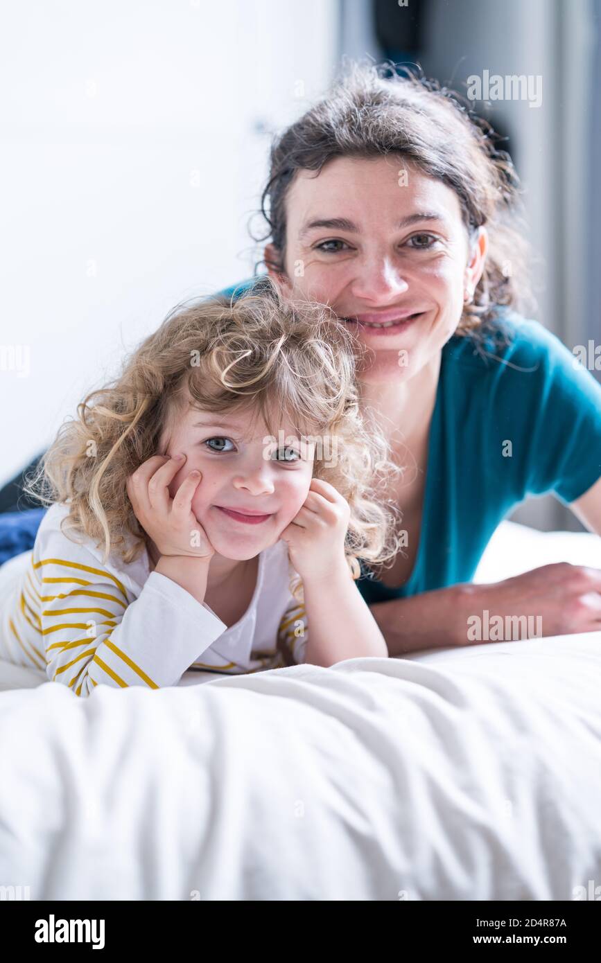 3 year old girl child with mother hi-res stock photography and images ...