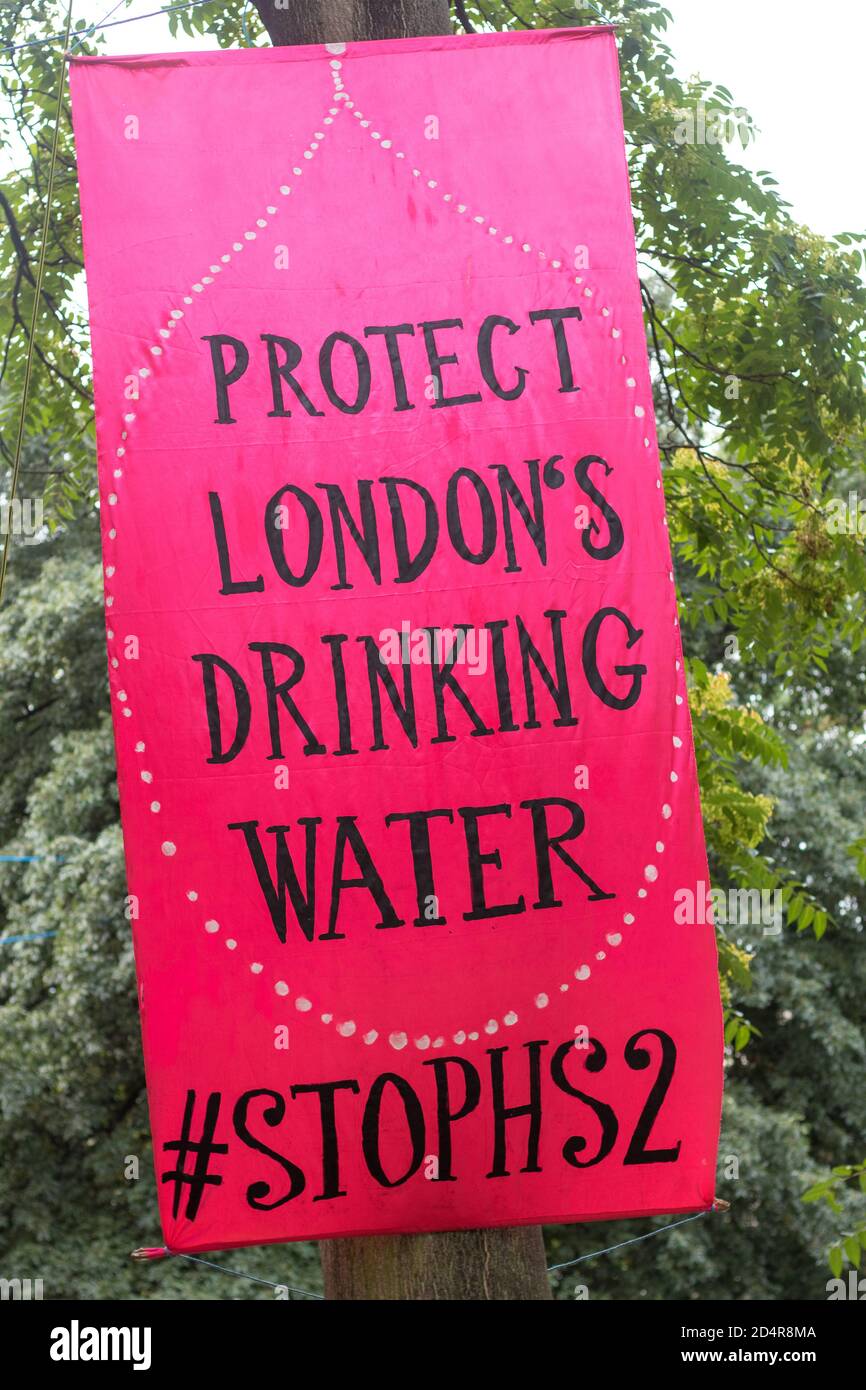 Hs2 letters hi-res stock photography and images - Alamy