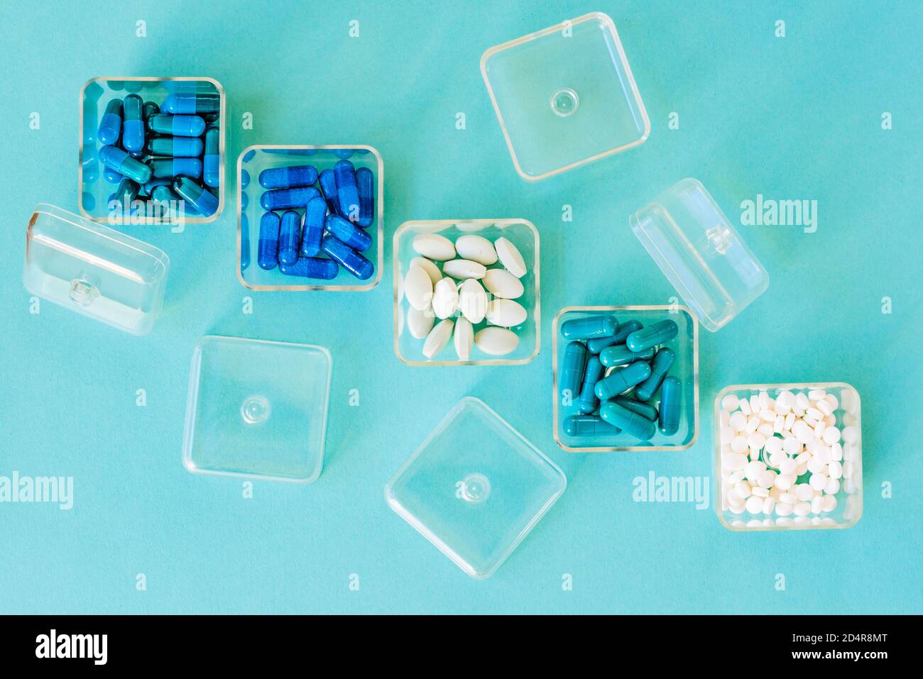 Capsules and tablets Stock Photo - Alamy