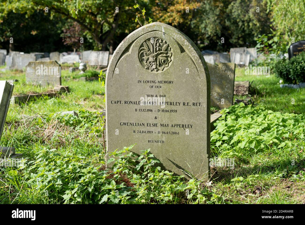 Headstone, gravestone on grave of Captain Ronald Harry Apperley, Royal ...