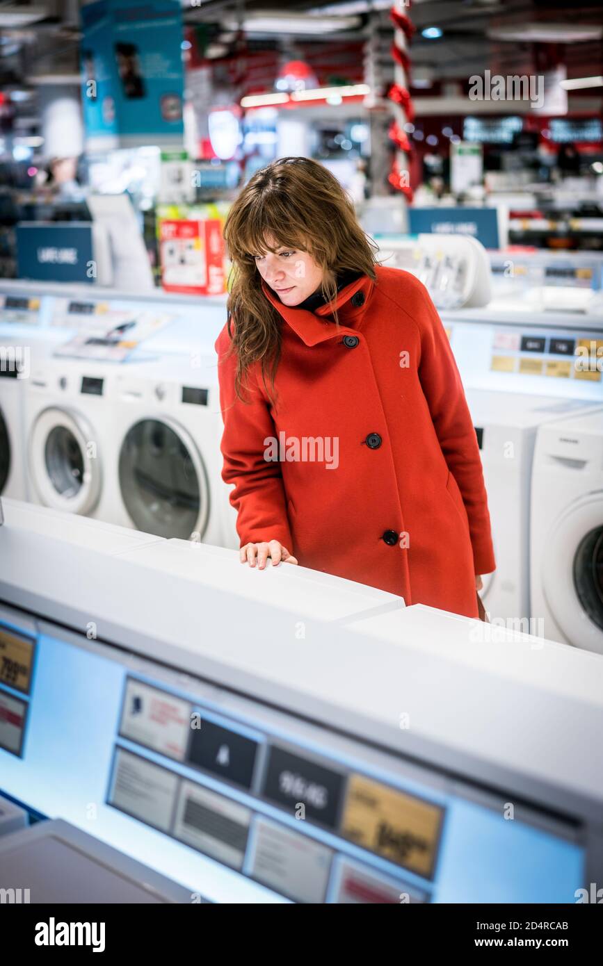 Appliance store france hi-res stock photography and images - Alamy