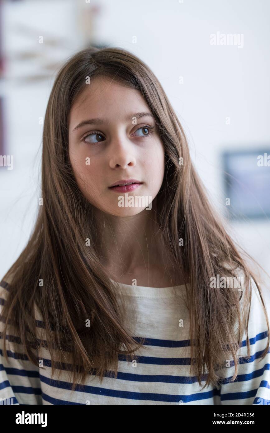 10 12 year old girl portrait hi-res stock photography and images - Alamy