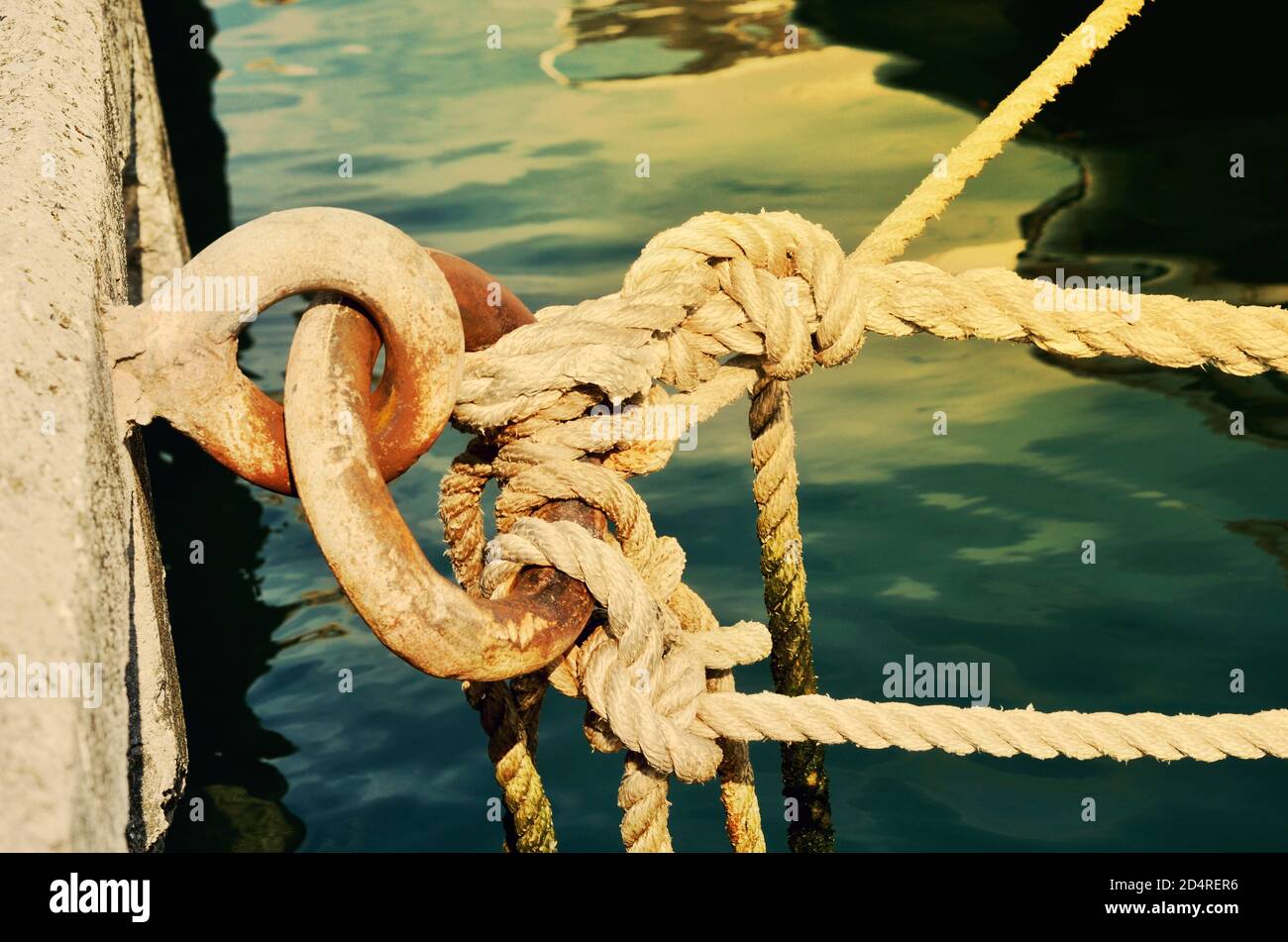 Cruise ship mooring line hi-res stock photography and images - Alamy