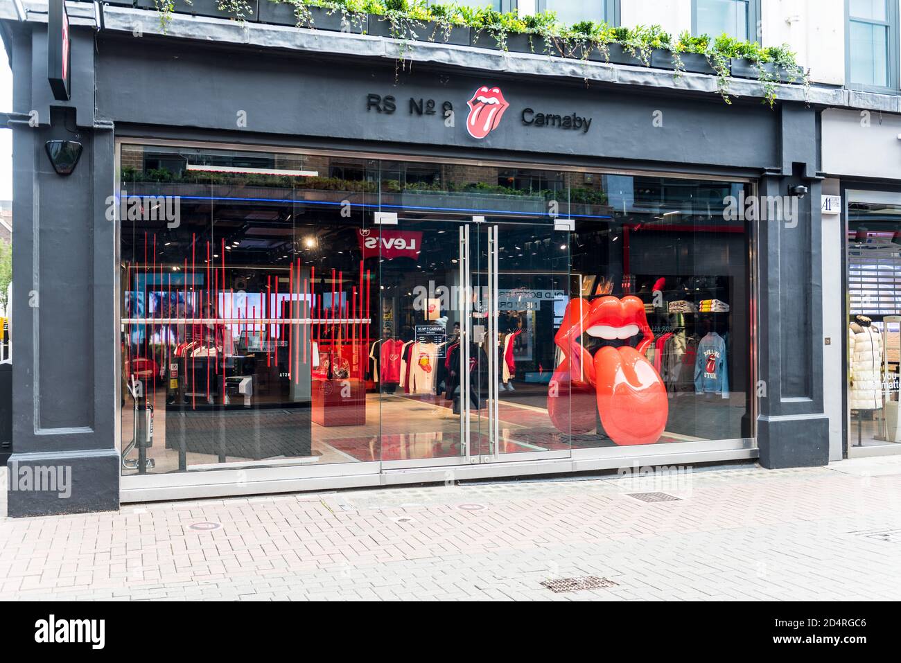 Rolling stones shop in hi-res stock photography and images - Alamy