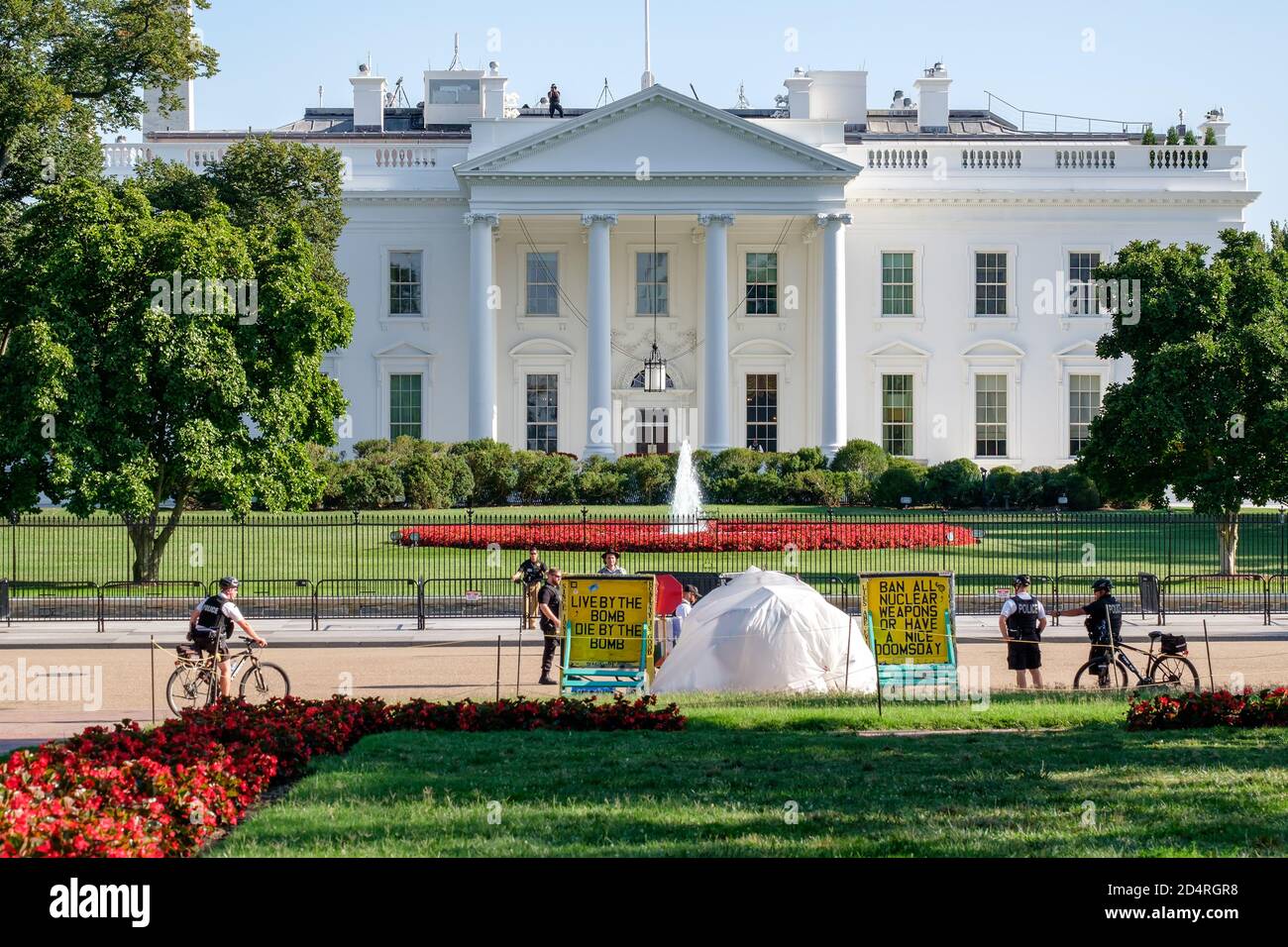 The White House, home of the US President in Washington DC Stock Photo ...