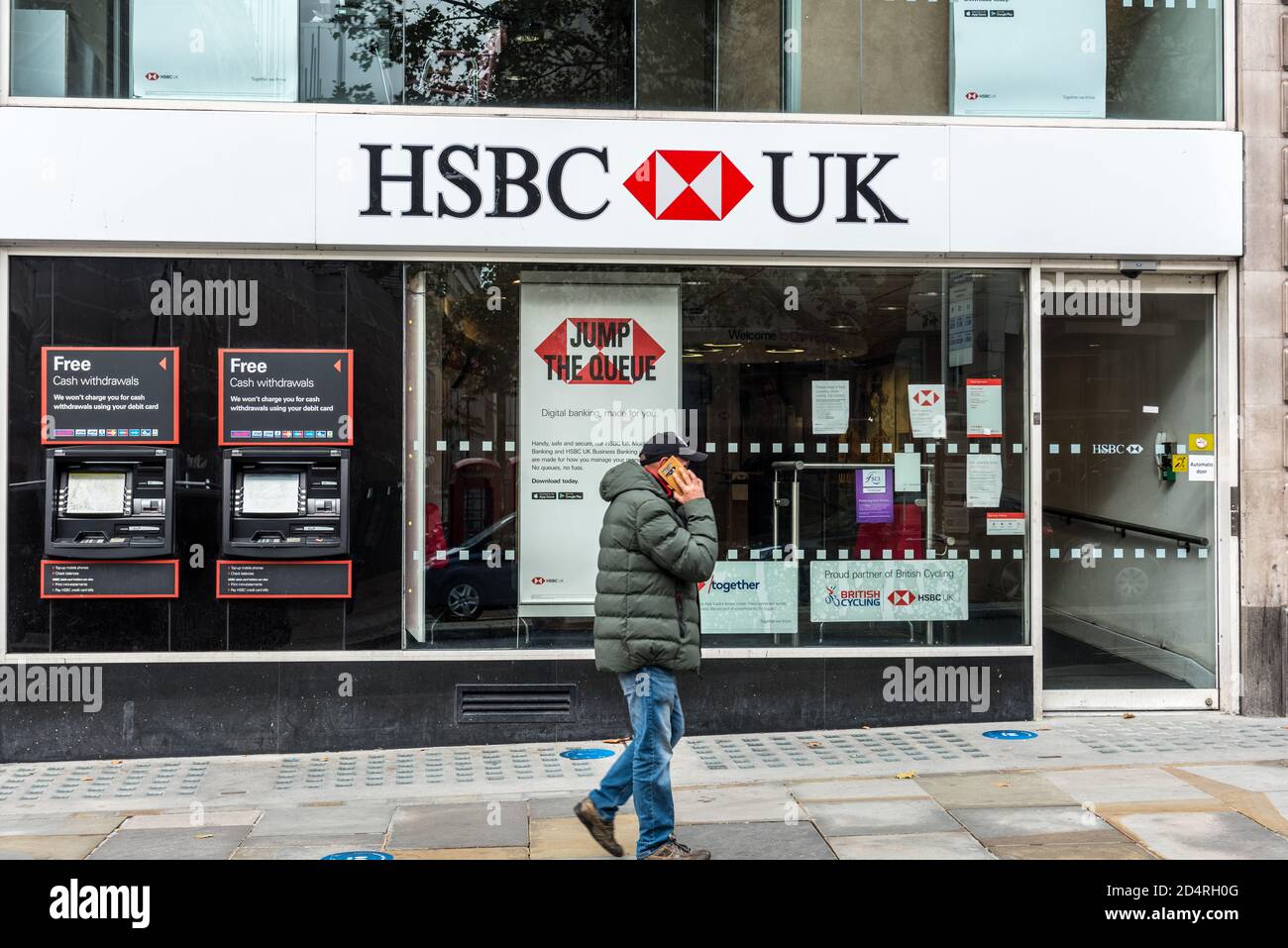 Hsbc card hi-res stock photography and images - Alamy