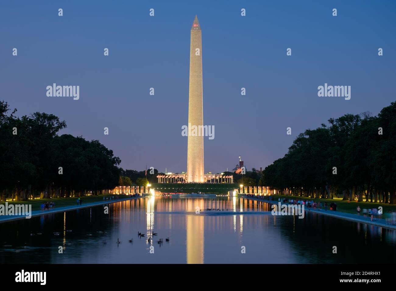 Lincoln memorial reflecting pool hi-res stock photography and images ...