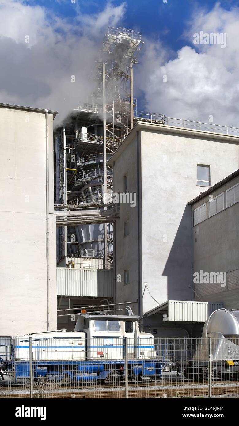 Lime production industry hi-res stock photography and images - Alamy