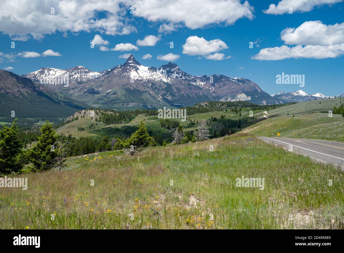 Highway 212, also known as the Beartooth Highway mountain pass in ...