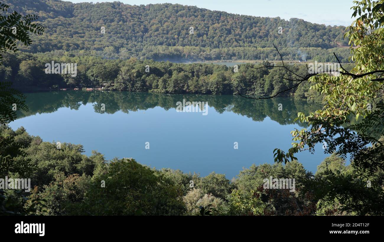 Monticchio - Panorama del Lago Piccolo Stock Photo - Alamy