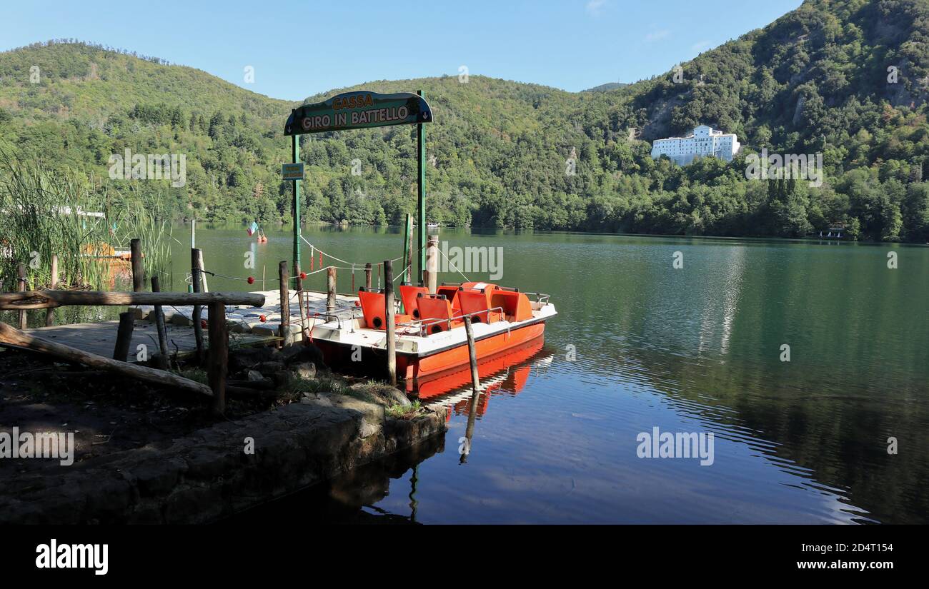 Battello turistico hi-res stock photography and images - Alamy