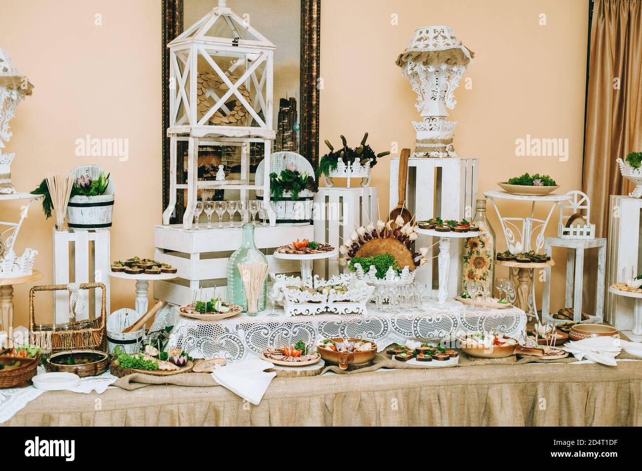 Banquet table and food hi-res stock photography and images - Alamy