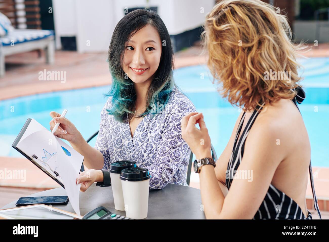 Showing document with report Stock Photo - Alamy