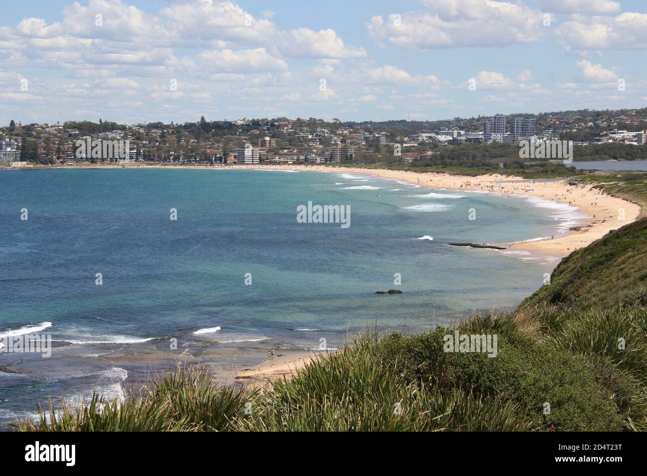 View of Long Reef Beach and Dee Why Beach from Long Reef Point Lookout ...