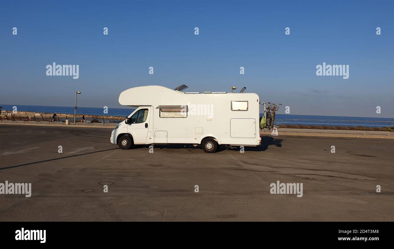 Self propelled recreational vehicles hi-res stock photography and ...