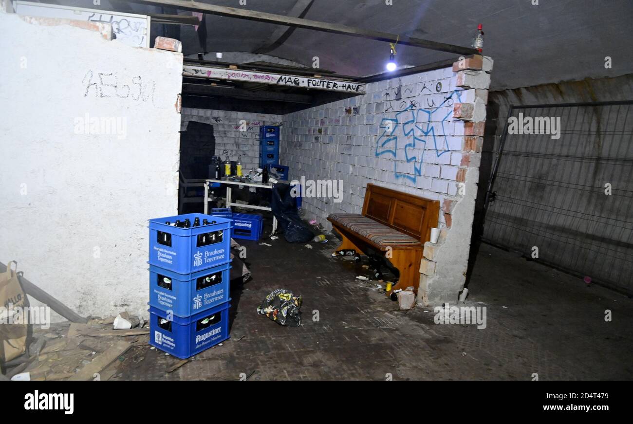 Rave party hi-res stock photography and images - Alamy