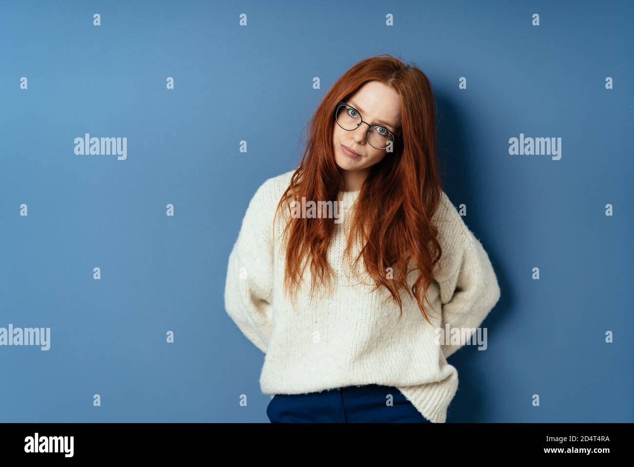 Blue studio background hi-res stock photography and images - Alamy