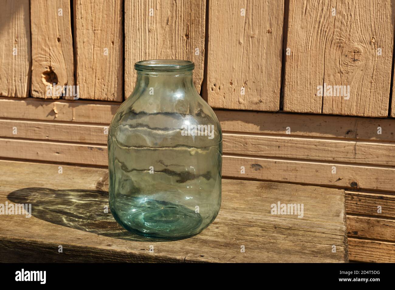 Jar stands hi-res stock photography and images - Alamy