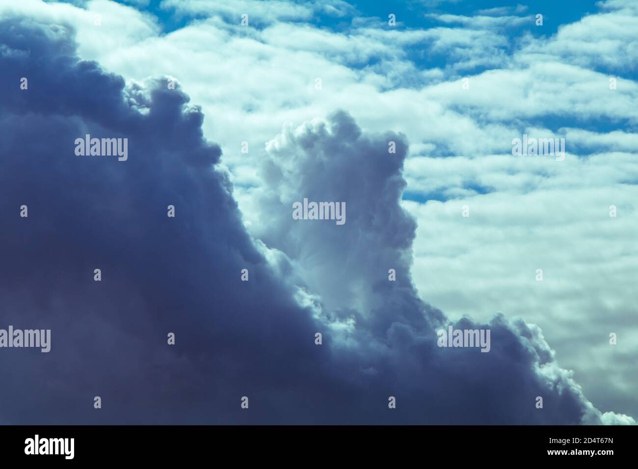 Cumulus cloud formation hi-res stock photography and images - Alamy