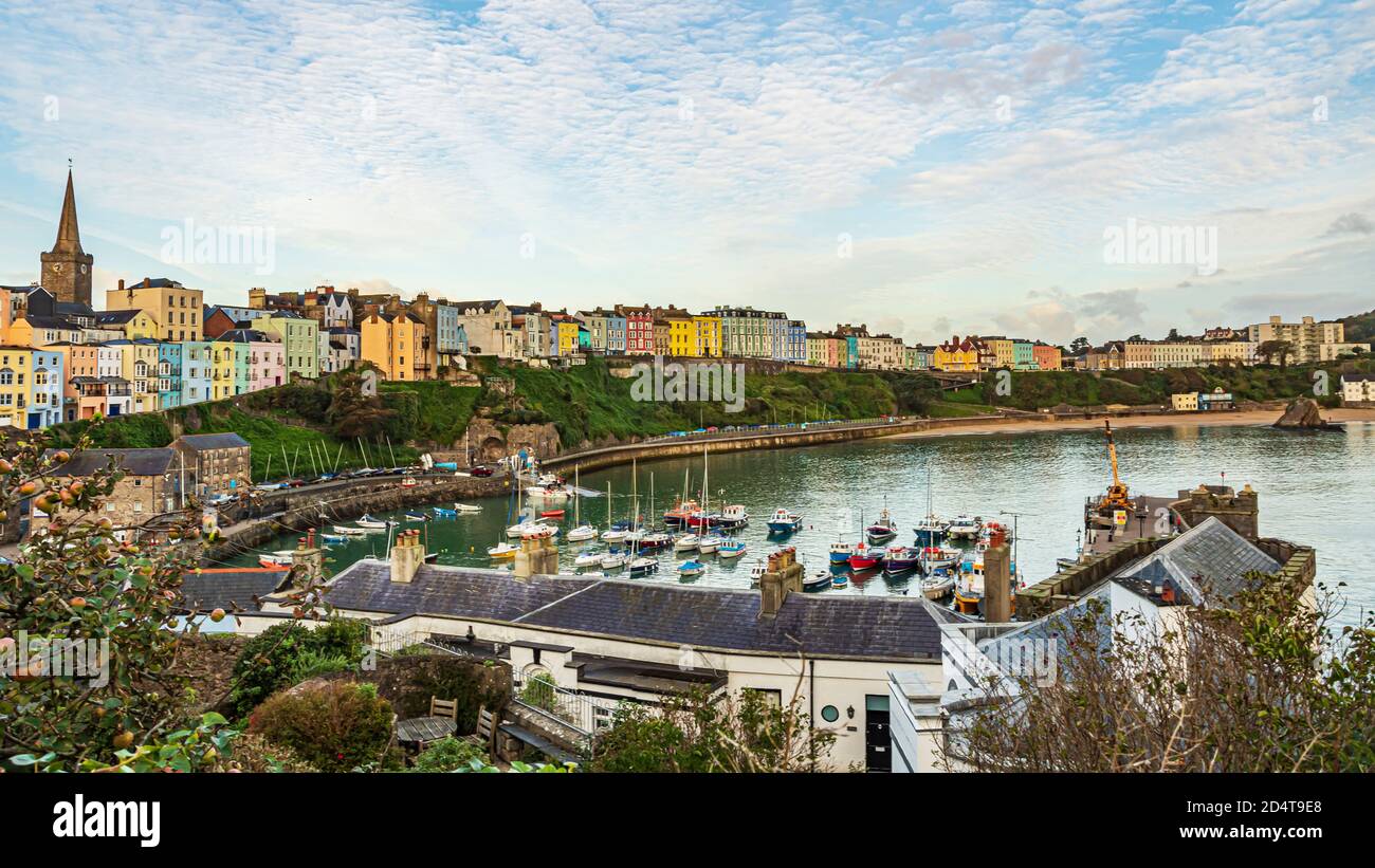 Wales tenby sunrise hi-res stock photography and images - Alamy