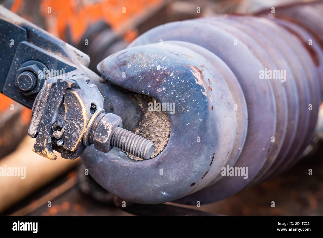 Parallel groove connector that are damaged by severe short circuits ...