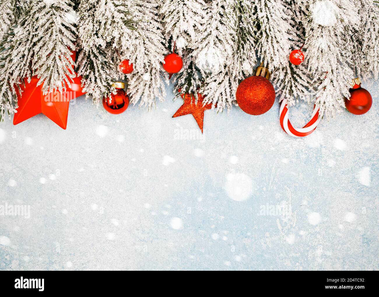 Christmas card border. Winter background with snow and Xmas decorations ...