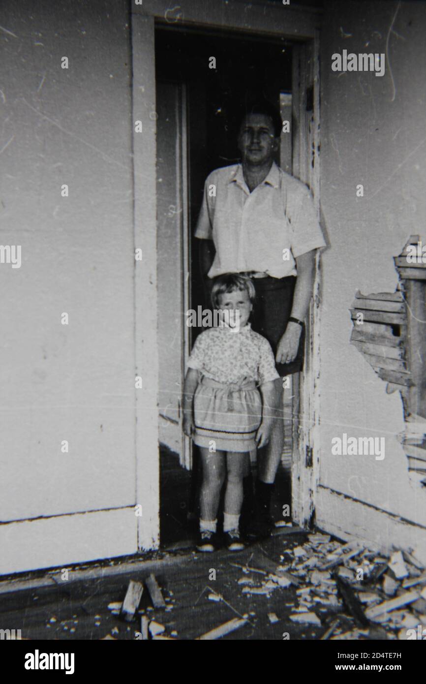 Vintage father daughter 1970s hi-res stock photography and images - Alamy