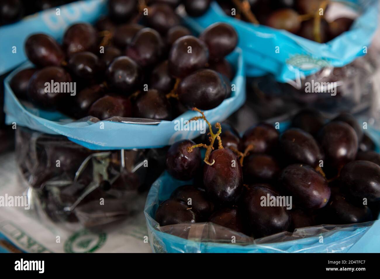 Closeup shot of dark big grapes Stock Photo - Alamy
