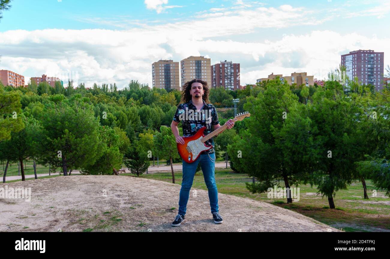 Pop guitarist hi-res stock photography and images - Alamy