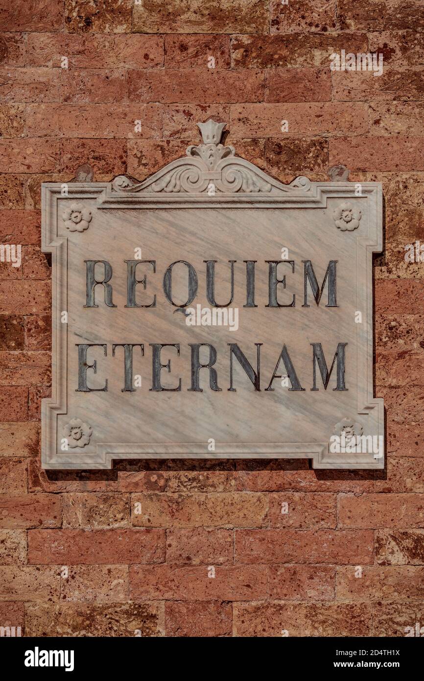 Requiem Eternam sign at St. Michele graveyard in Venice Stock Photo - Alamy