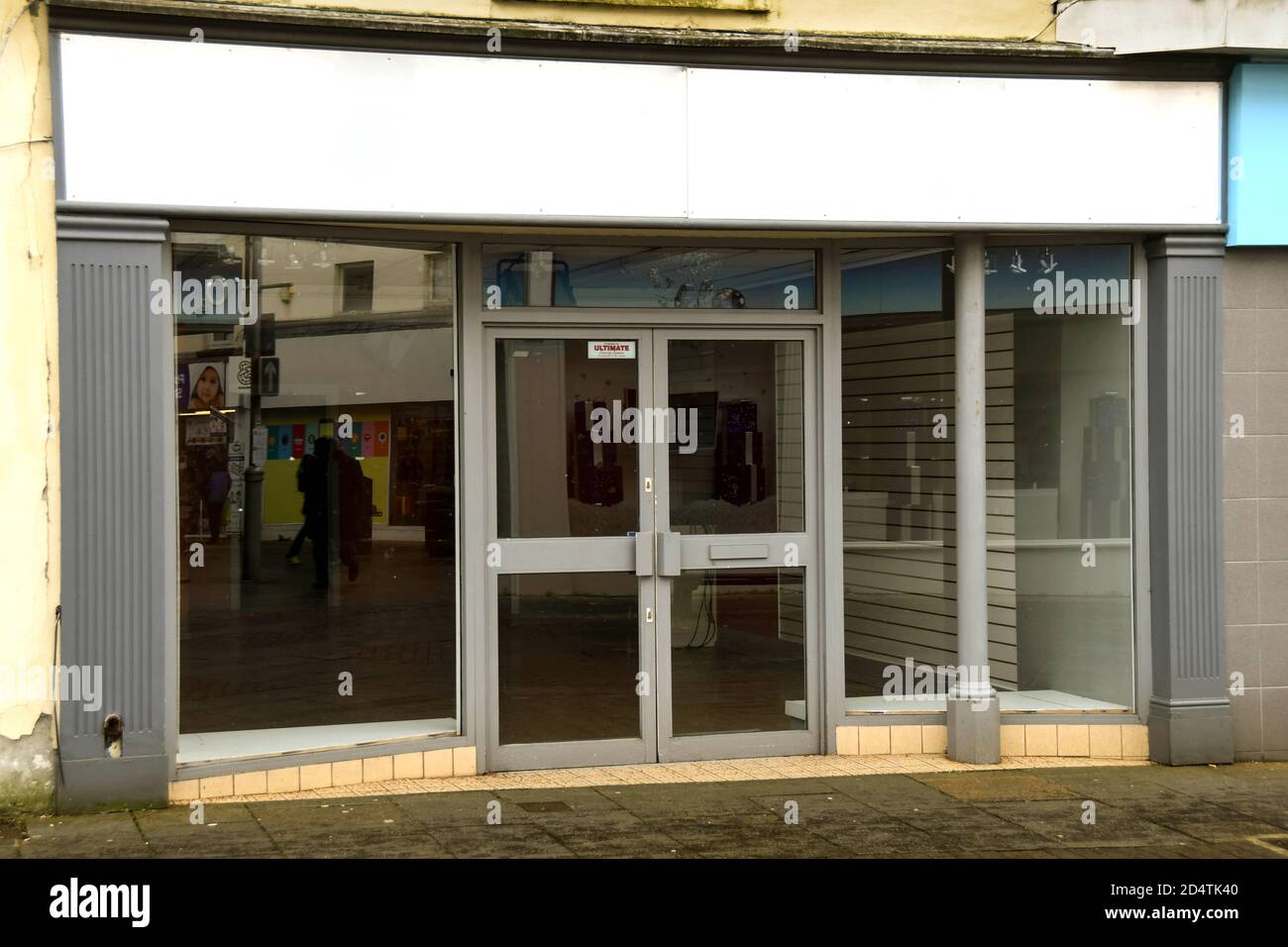 Empty shop for rent hi-res stock photography and images - Alamy