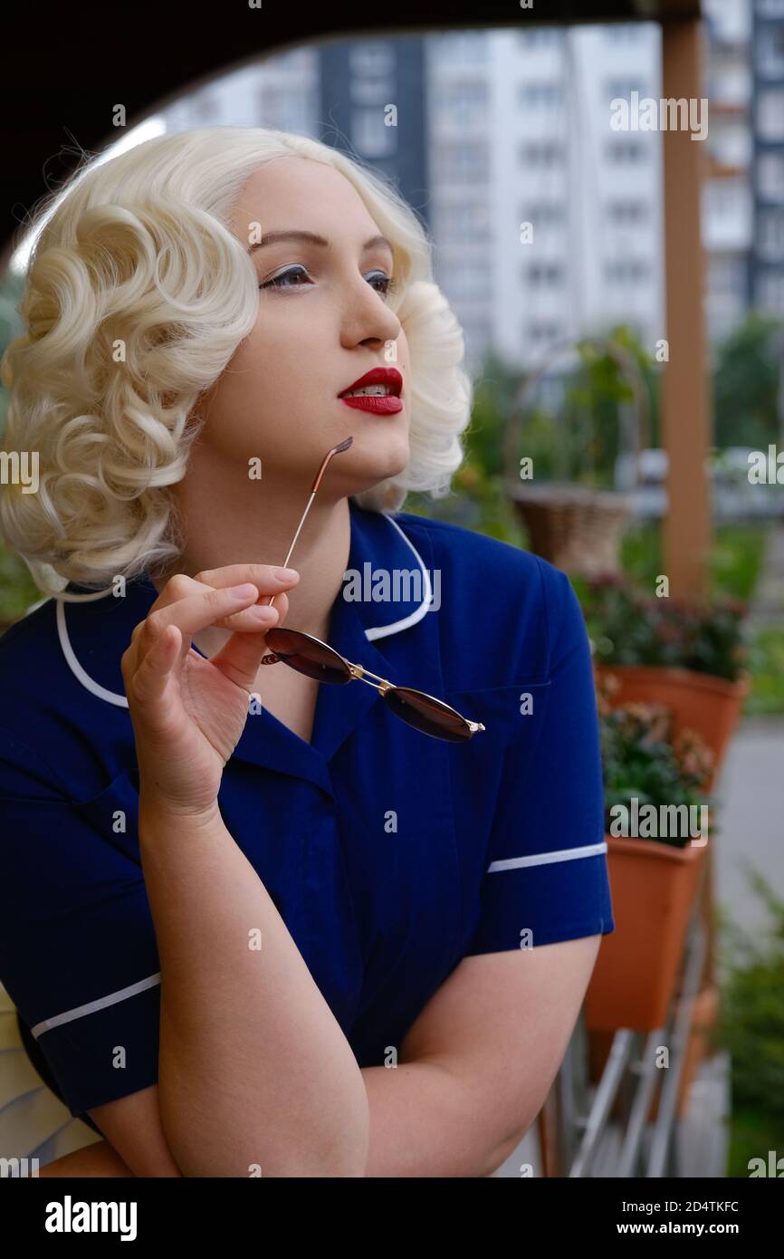 Pin up girl sad hi-res stock photography and images - Alamy