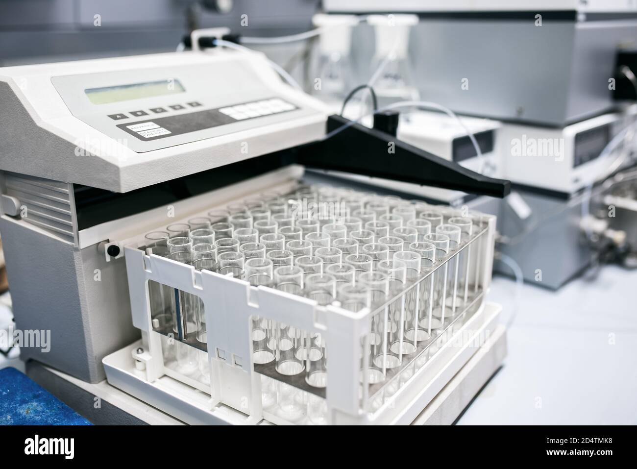 Sample collector device for collecting samples from liquid ...