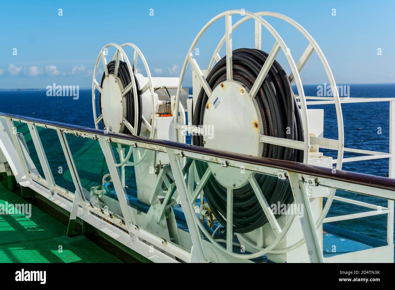 Ship washing hi-res stock photography and images - Alamy