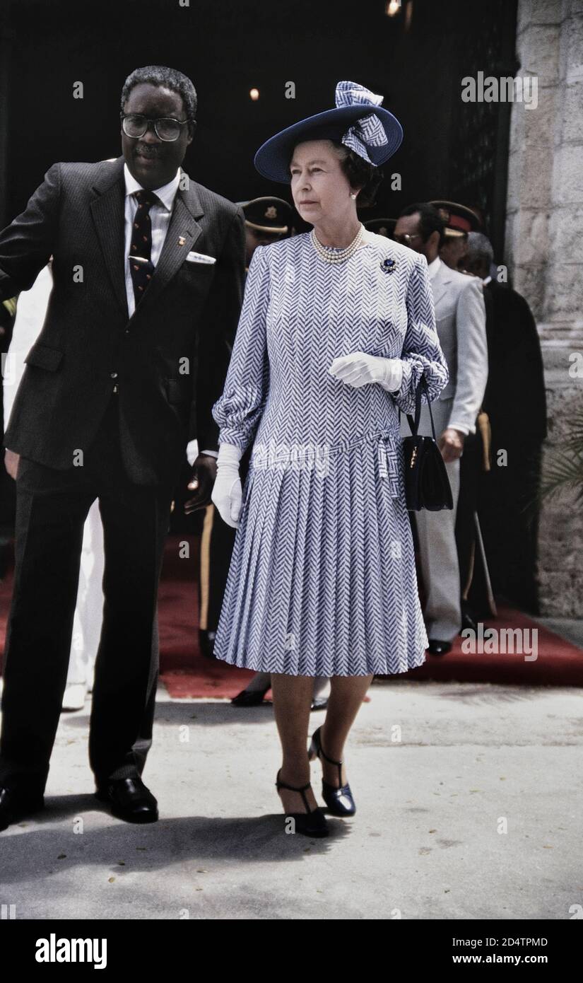 Hm the queen black white hi-res stock photography and images - Alamy
