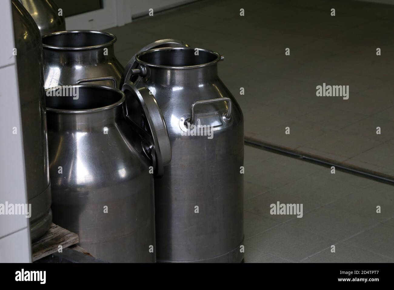 Milk flasks hi-res stock photography and images - Alamy
