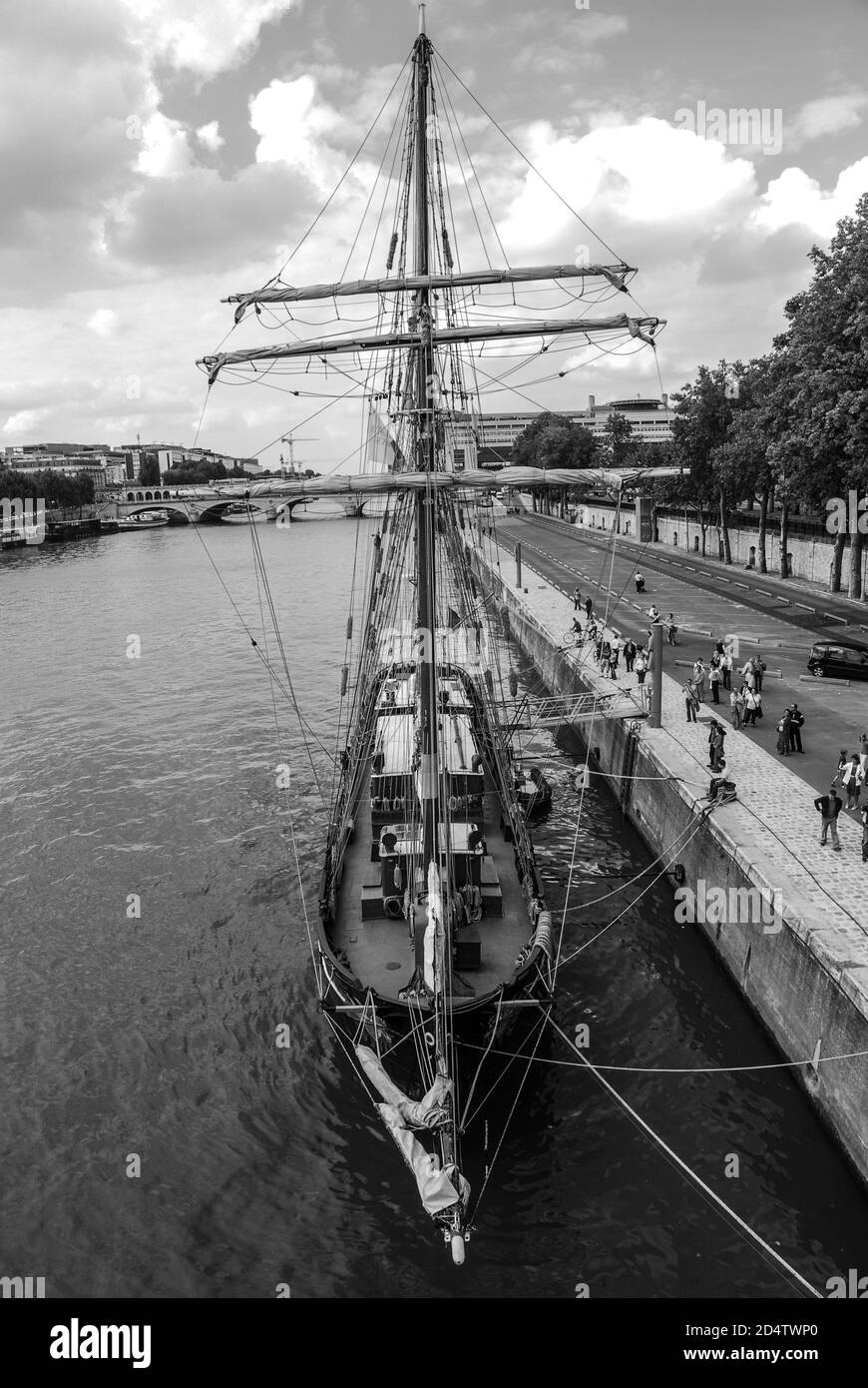 THE 1916 TREE MAST SCHOONER "LA BOUDEUSE" IN PARIS RIVER SEINE - PARIS ...