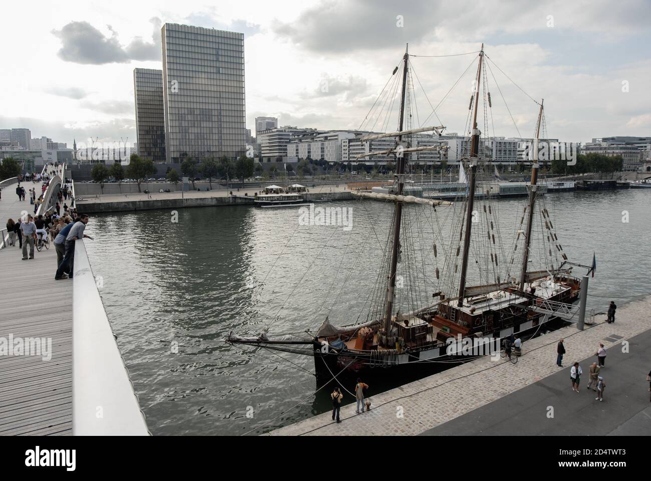 THE 1916 TREE MAST SCHOONER "LA BOUDEUSE" IN PARIS RIVER SEINE - PARIS ...