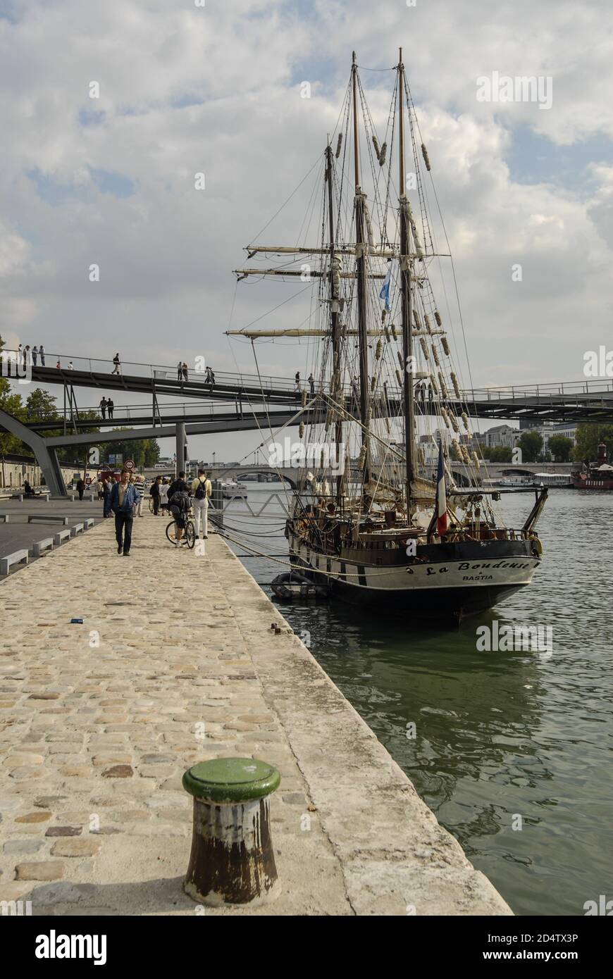 THE 1916 TREE MAST SCHOONER "LA BOUDEUSE" IN PARIS RIVER SEINE - PARIS ...