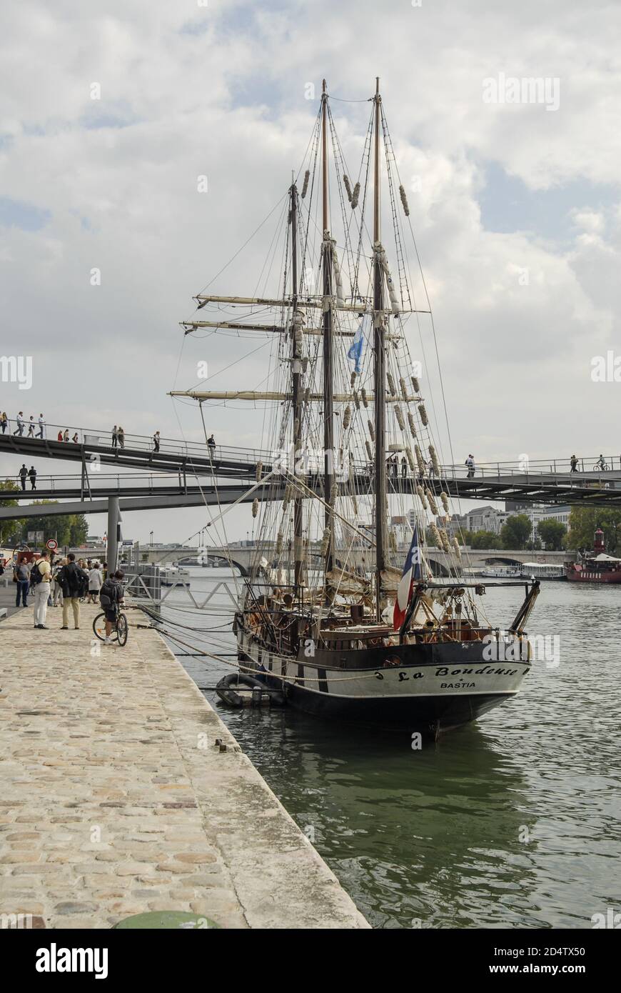 THE 1916 TREE MAST SCHOONER "LA BOUDEUSE" IN PARIS RIVER SEINE - PARIS ...