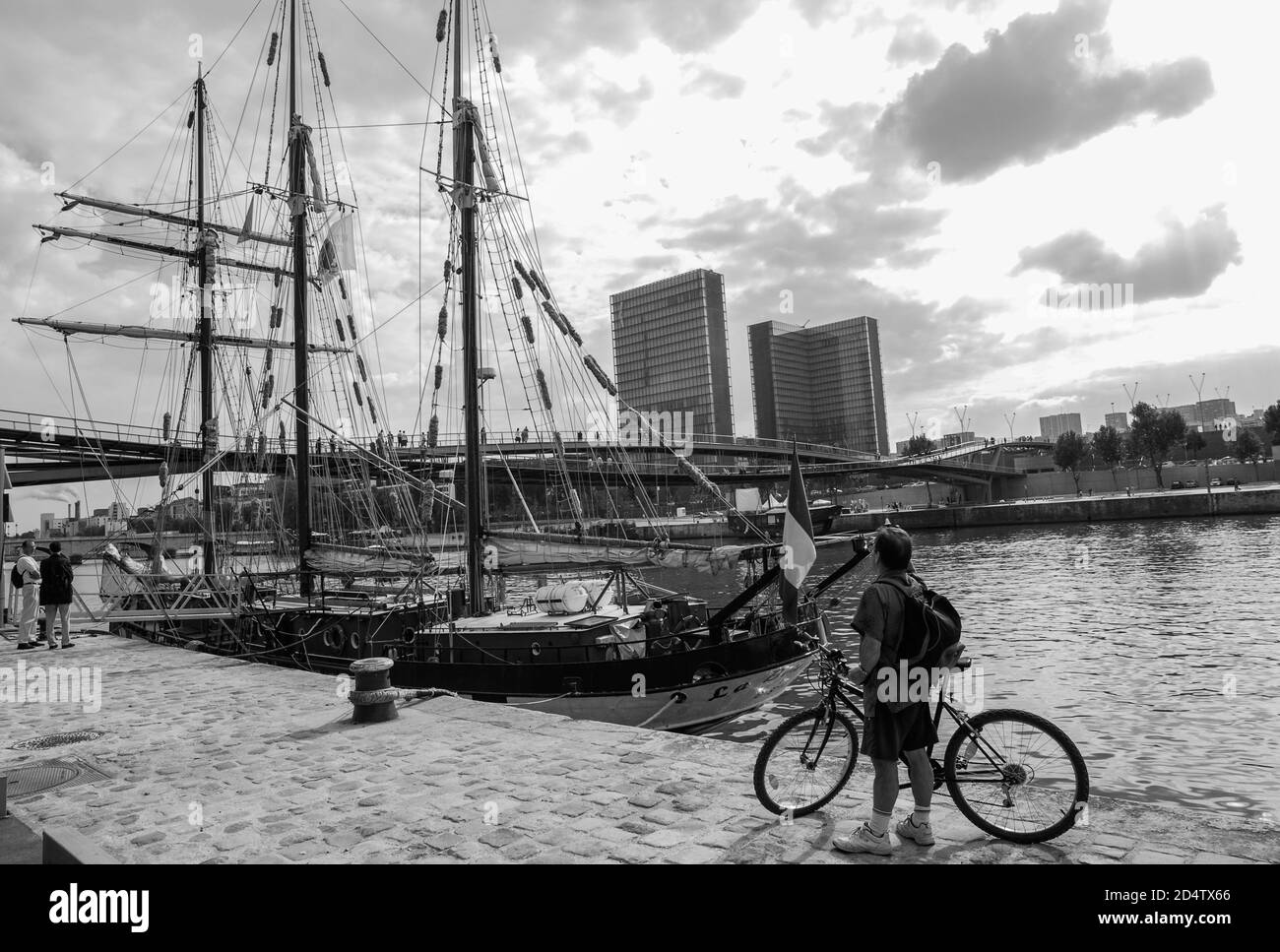 THE 1916 TREE MAST SCHOONER "LA BOUDEUSE" IN PARIS RIVER SEINE - PARIS ...
