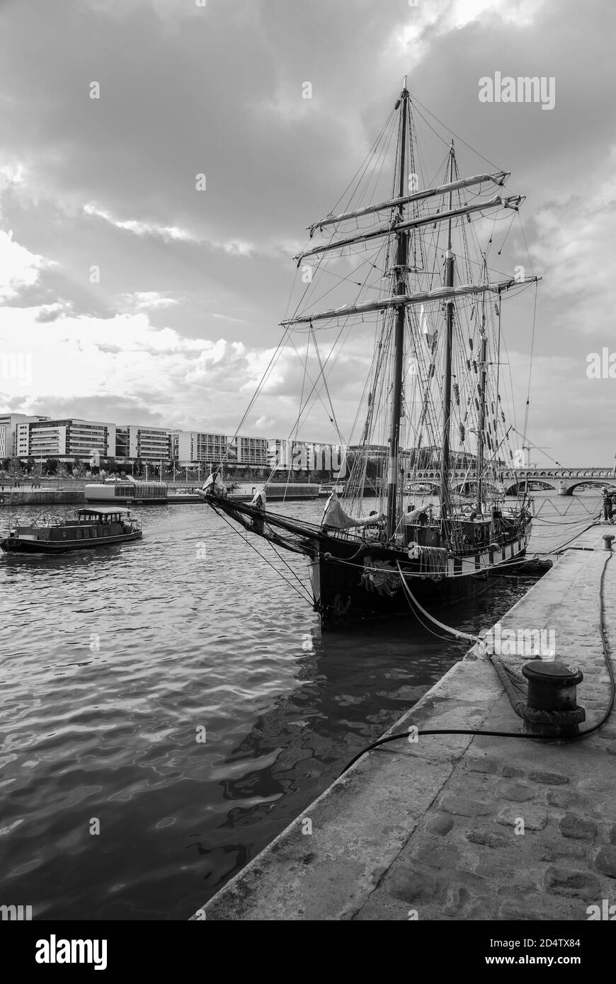 La boudeuse classic sailing ship Black and White Stock Photos & Images ...