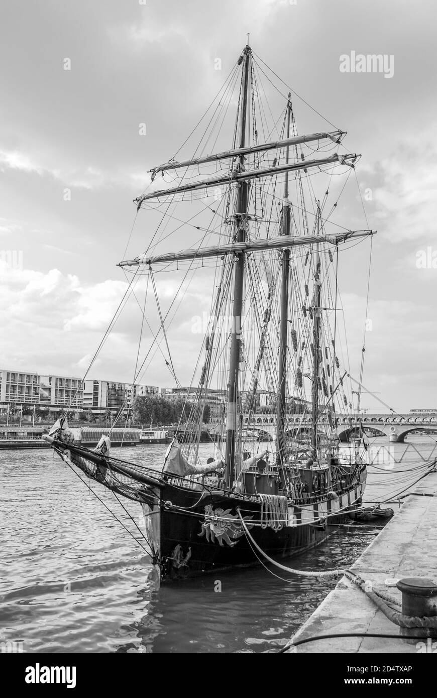 La boudeuse classic sailing ship Black and White Stock Photos & Images ...