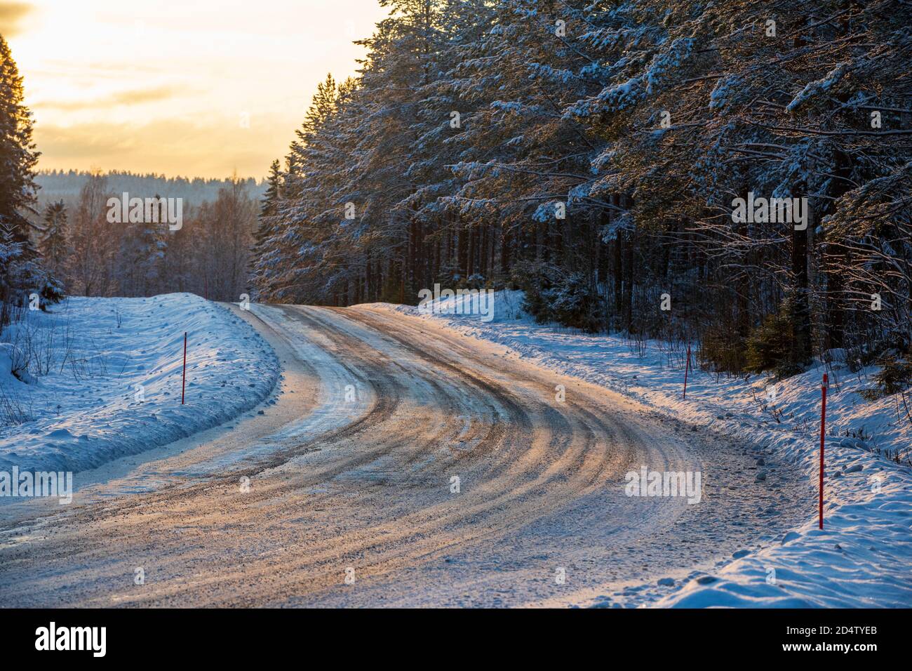 Bending Country Road High Resolution Stock Photography and Images - Alamy