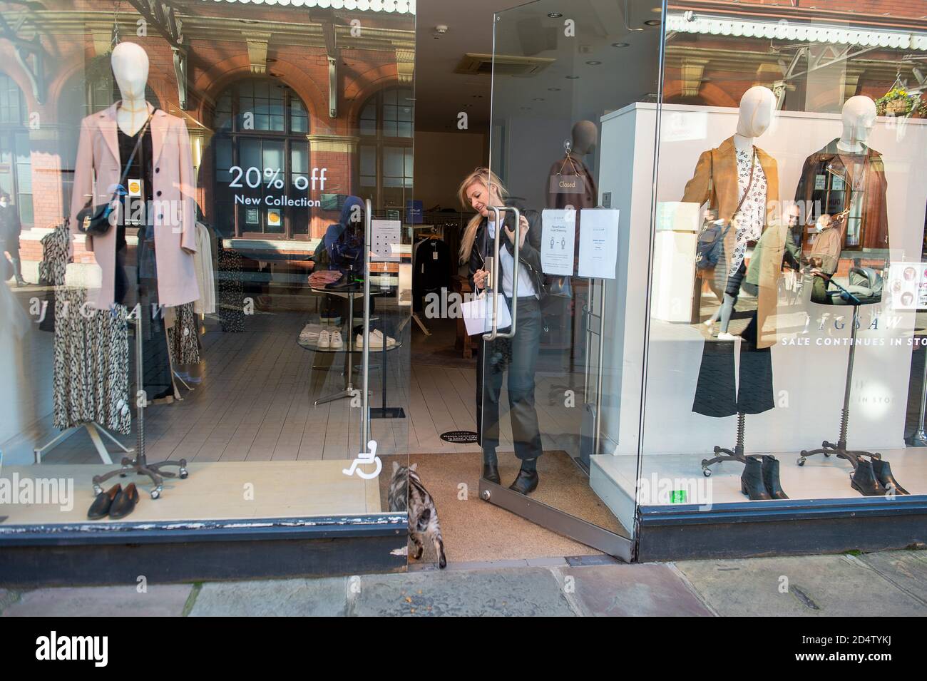 First version of windows hi-res stock photography and images - Alamy