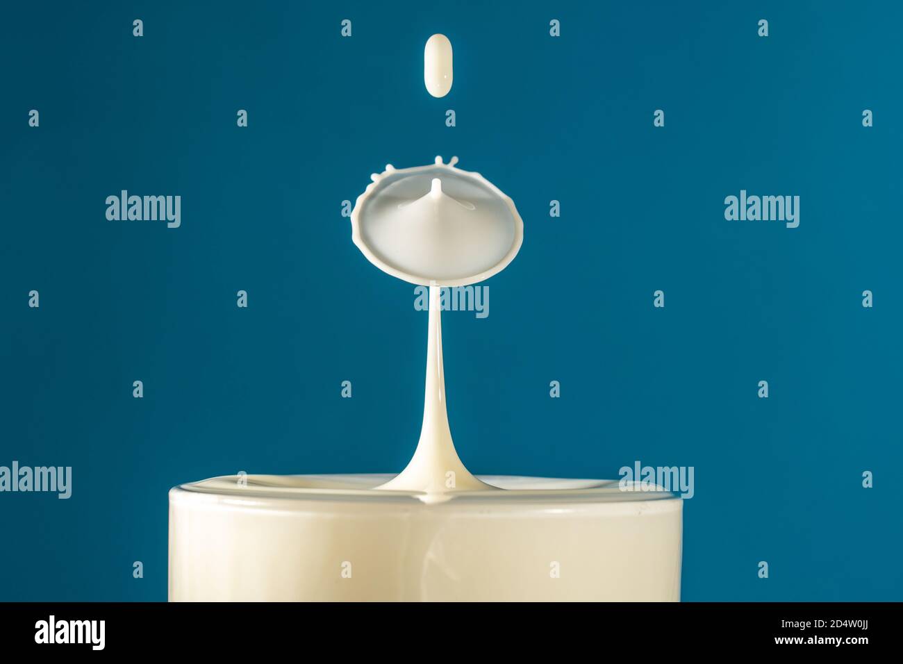 Milk explosion hi-res stock photography and images - Alamy