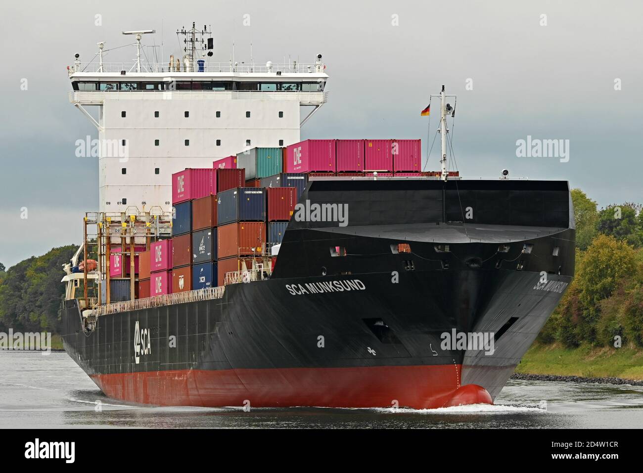 X press feeders hi-res stock photography and images - Alamy