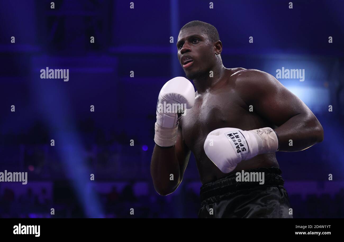 Magdeburg, Germany. 10th Oct, 2020. Boxing: German Heavyweight Championship between P. Kadiru ...