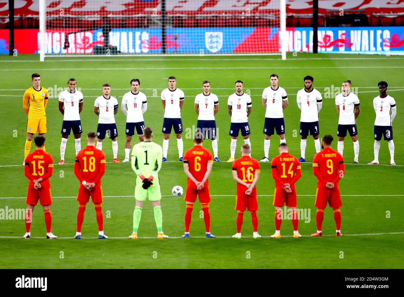 Players line up prior to the beginning of the international friendly ...