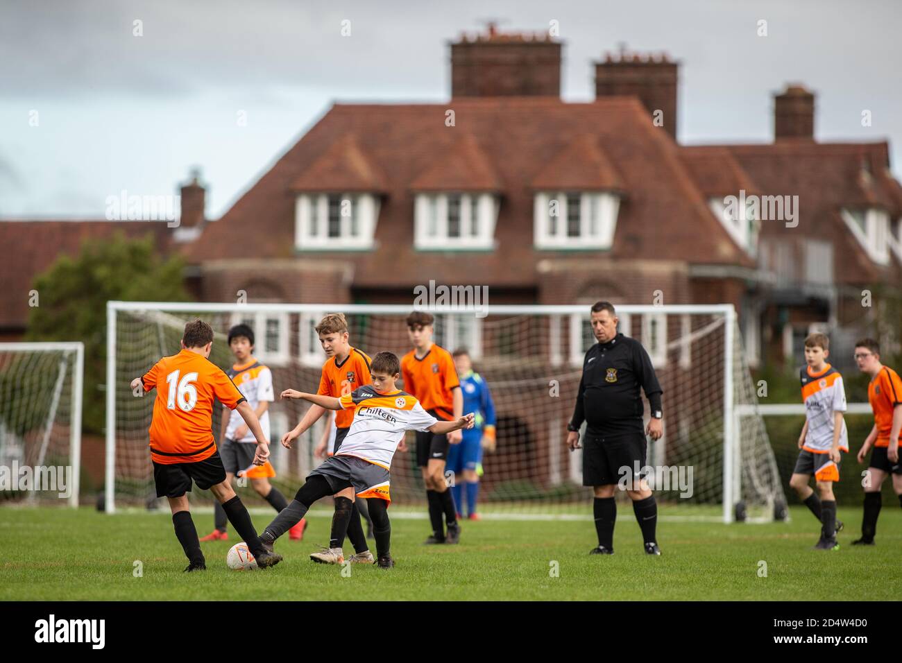 Junior football players hi-res stock photography and images - Alamy